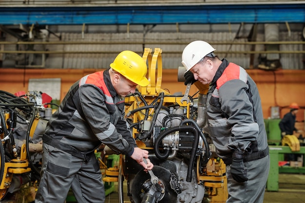 Specialized Rig Reactivation Services – Pacific Oil Field Engineering